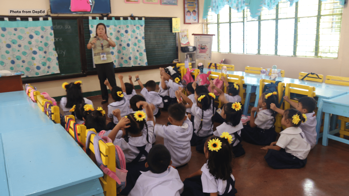 DepEd employees at teachers, qualified sa 2023 Performance-Based Bonus